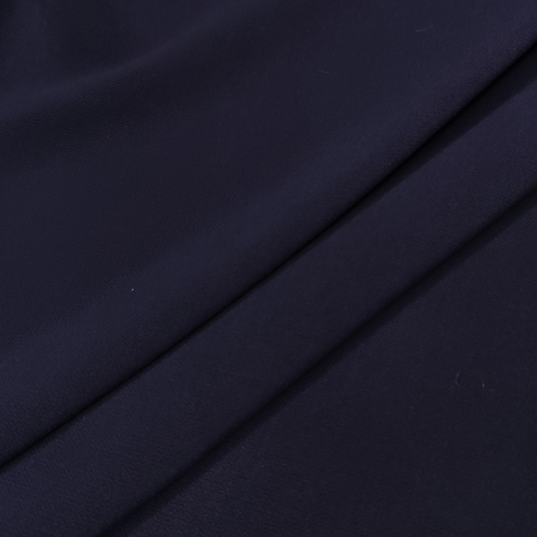 Tessuto triplo cady di lana tinta unita blu notte - Iaia Tessuti Tessuto triplo cady di lana tinta unita blu notte - Iaia Tessuti
